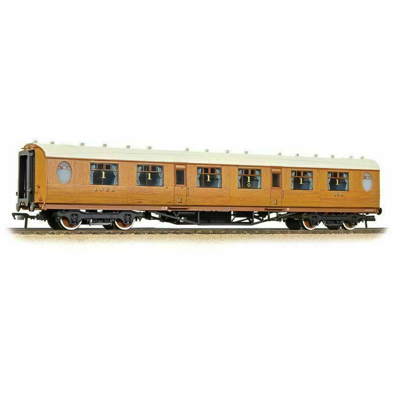 Bachmann - Thompson 1st Class Corridor LNER Teak (34-485) £46.75 from OMR