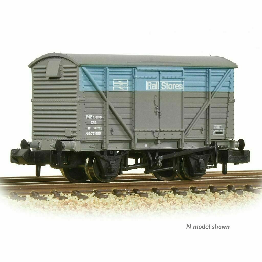 Bachmann - BR 12T Planked Ventilated Van with Plywood Door BR ...
