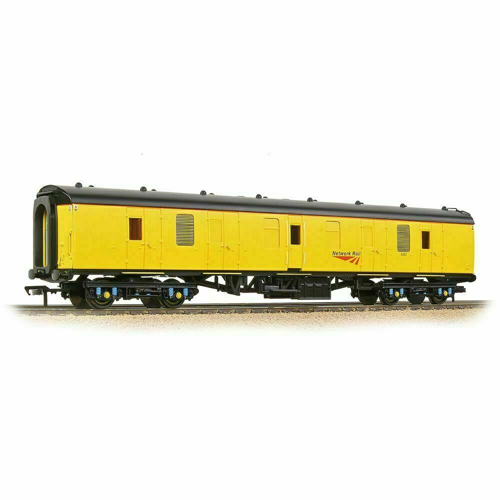 Bachmann - BR Mk1 BG Brake Gangwayed Generator Van Network Rail Yellow ...