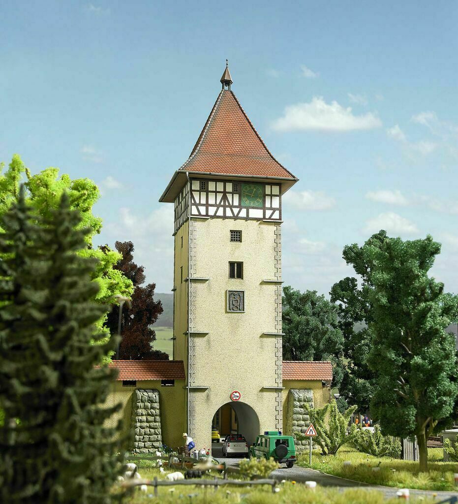 Busch - Gate tower (1596) £69.53 from OMR