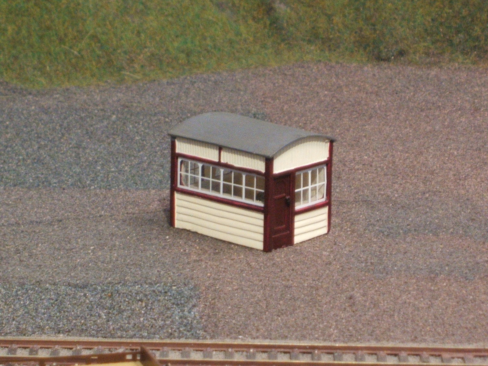Hornby - Small Signal Box (R9786) £11.89 from OMR